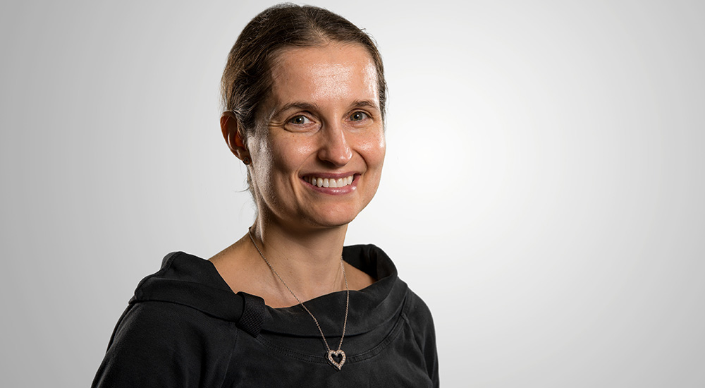 Patrycja Paruch receives the iWOE-24 Oxide Electronics Prize - MaNEP ...