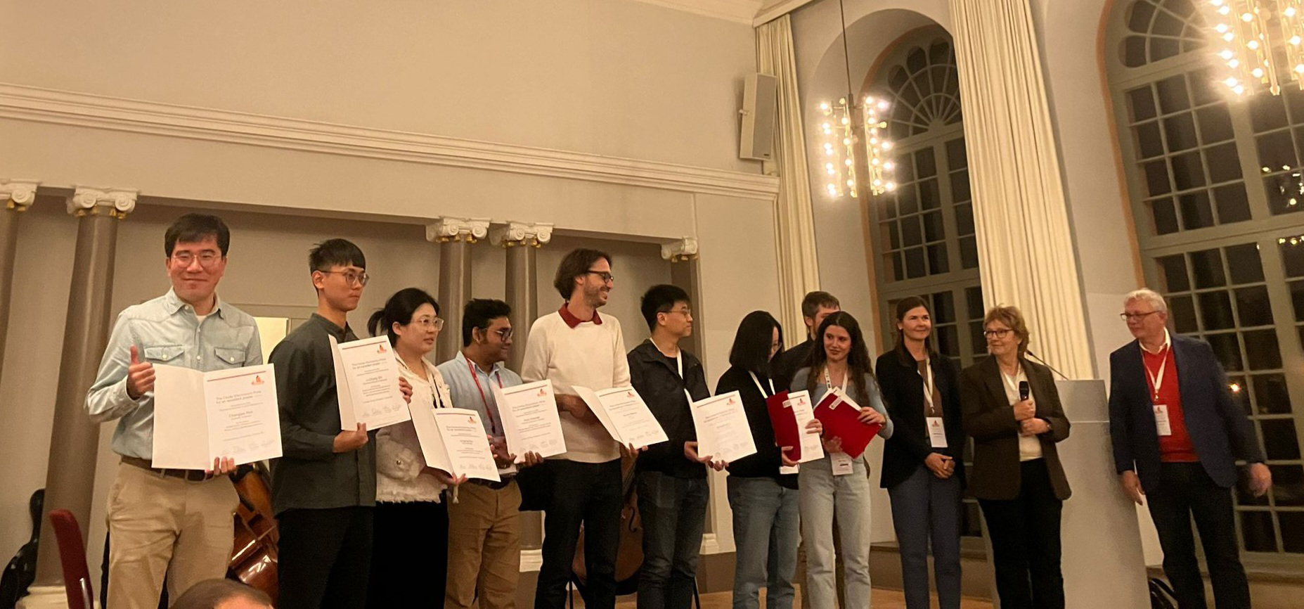 Chang-Jae Roh received “The Oxide Electronics Prize for an excellent ...